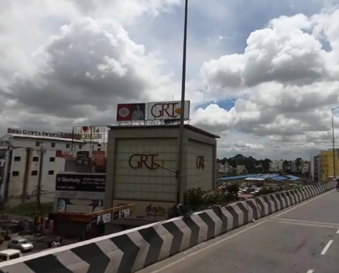 GRT Jewellers, Krishna Complex, No 6, Opposite New Dinnur Bus Stop, Bagalur Road, Rajeev Nagar ...