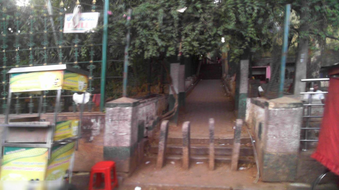Public Toilet, 4Th Main Road, Mahalakshmi Layout, Bengaluru, Karnataka ...
